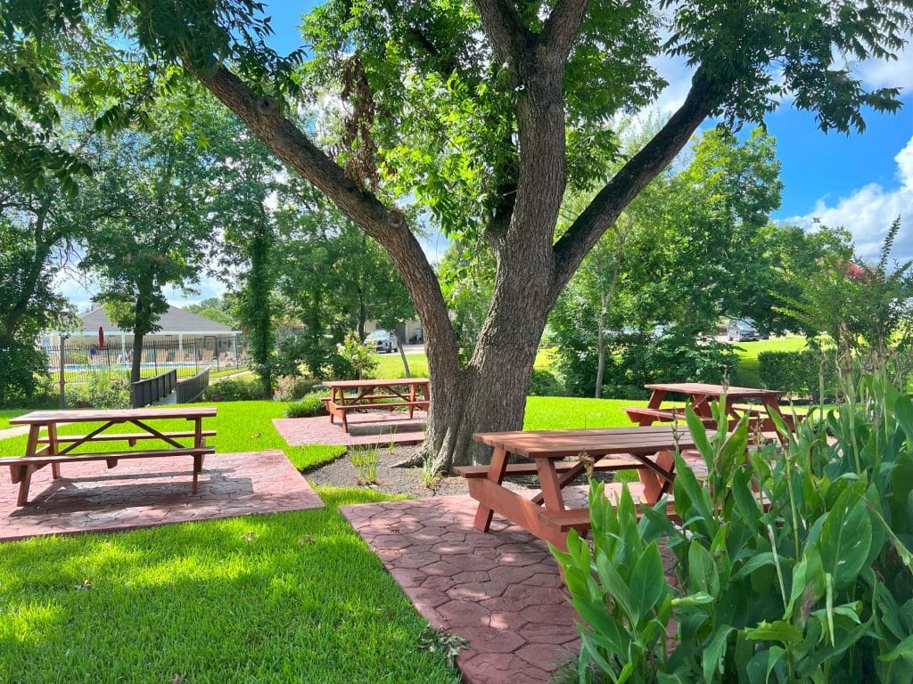 APRIL SOUND COUNTRY CLUB - Palmer House Rentals